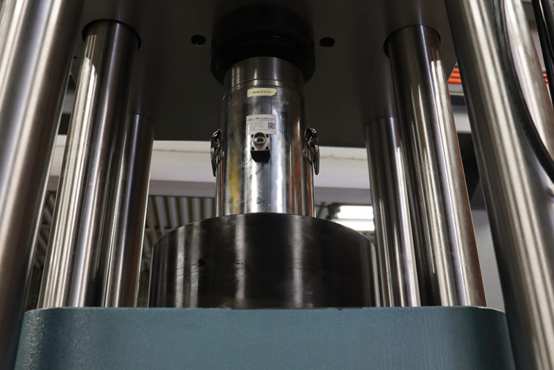 A Military Customer Gets Their 675,000 lbf Universal Calibration ...